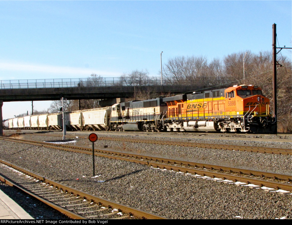 BNSF 5898 and 9719